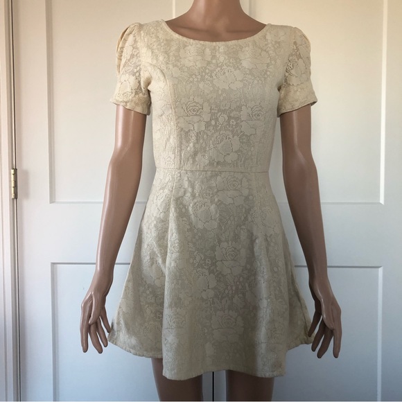 ASOS | Dresses | Asos Cream Lace Puffy Short Sleeve Black Zip Back Mini Dress Xs 2 Uk6 Eur 34 ...